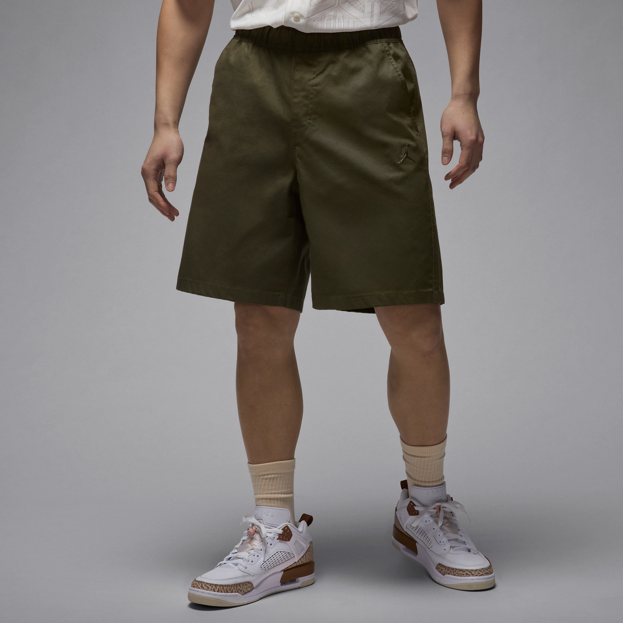Jordan Essentials Woven Short "MEDIUM OLIVE"- HF9335-222